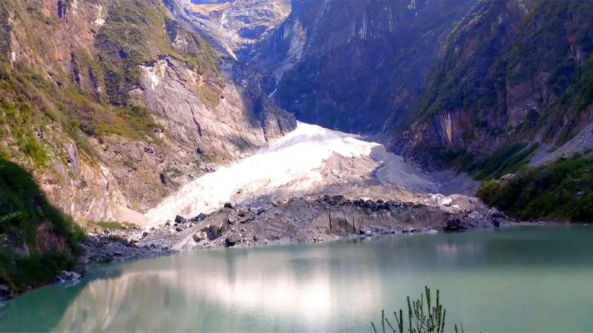 Kapuche Glacier Lake Trek