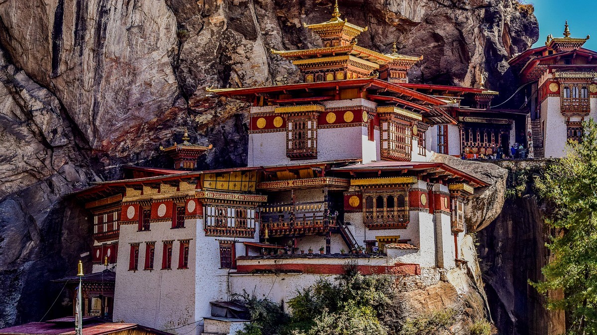 Bhutan Tour with Bumdra High Camp Trek